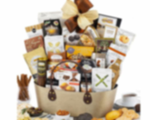 18 Christmas Gift Basket Ideas Packed With Sweet, Cozy & Gourmet ...